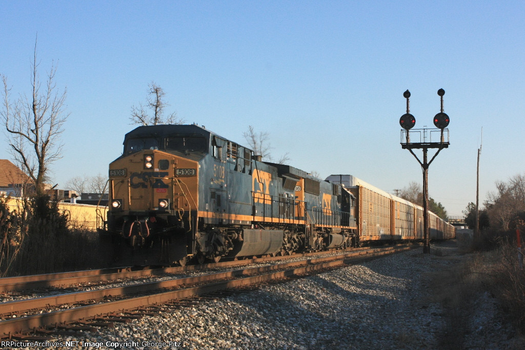 CSX 5108 and train Q217